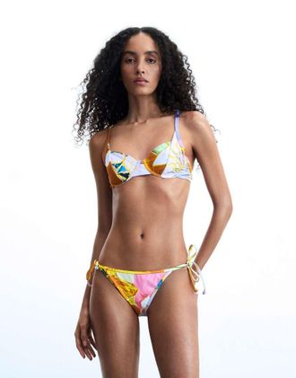 Desigual Gemustertes Triangel-Bikinioberteil in Orange-Mehrfarbig