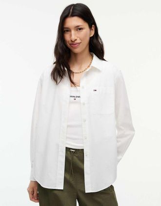 Tommy Jeans chemise en popeline teint&eacute;e en fil coupe relaxed blanche