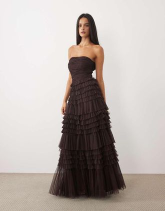 Lace & Beads robe longue en tulle &agrave; bandeau et &agrave; volants couleur prune chocolat-VIOLET