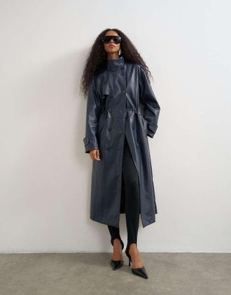 Topshop Trenchcoat aus Kunstleder in Longline mit Tailleng&uuml;rtel in Marineblau-Keine Farbe