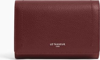 Le Tanneur Portefeuille moyen mod&egrave;le &agrave; rabat Louison en cuir grain&eacute;