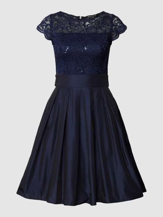 Swing Cocktailkleid mit Spitzenbesatz