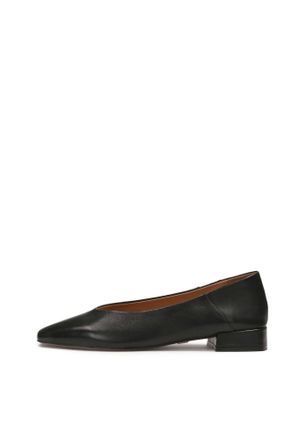 Kazar Pumps