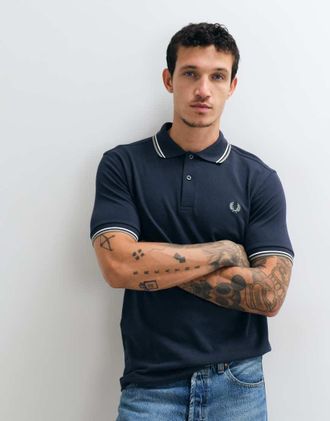 Fred Perry Polohemd mit doppeltem Besatz in Marineblau mit wei&szlig;en und grauen Kontraststreifen