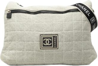 Chanel Sac bandouli&egrave;re matelass&eacute; en coton Pre-owned - Femme - Pre-owned - Gris - Taille: ONE Size