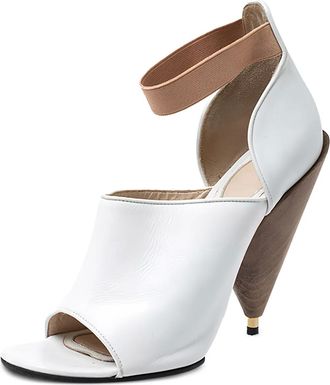 Givenchy sandales en cuir &agrave; talon biseaut&eacute; 130 mm - Blanc