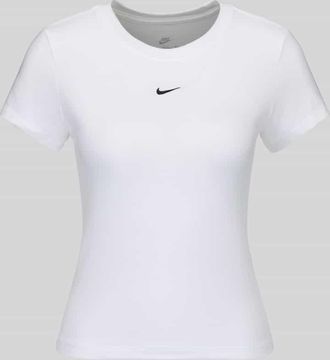 Nike T-Shirt mit kleinem Logo-Detail