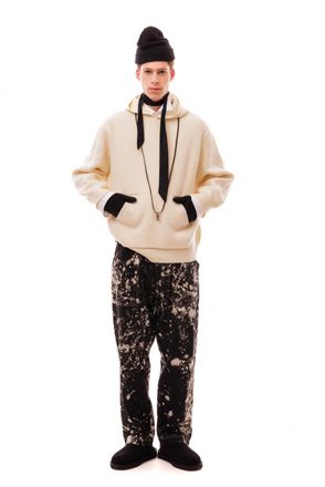 Lc23 Pull &agrave; capuche LC23