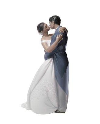 N&atilde;o Porcelain by Lladro A KISS Forever (TM) (Bride & Groom, Marriage, Wedding, Collection) 2001632