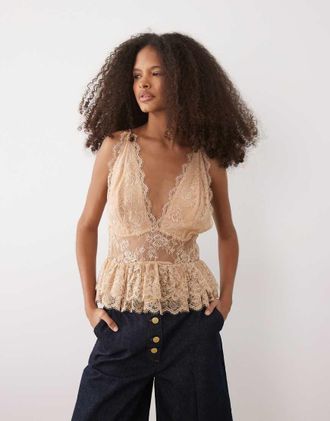 Mango Hochwertiges, gestuftes Camisole-Oberteil ganz aus Spitze in Beige-Neutral