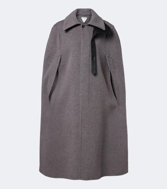 Bottega Veneta Cape Intrecciato aus Wolle und Kaschmir