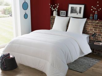 Dodo 30519 220/240 Bettbezug und 2 St&uuml;ck Kissen Polyester/Baumwolle wei&szlig; 220 x 240 cm