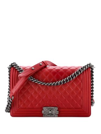Chanel sac port&eacute; &eacute;paule matelass&eacute; Boy Flap - Rouge