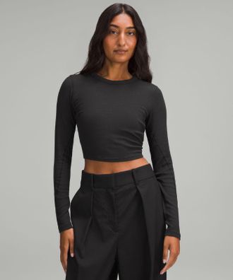 lululemon Haut court &agrave; manches longues Hold Tight &agrave; ourlet droit pour Femmes - Taille 10