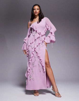 Asos Robe longue &agrave; manches asym&eacute;triques avec volants ornement&eacute;s et bords bruts - Rose