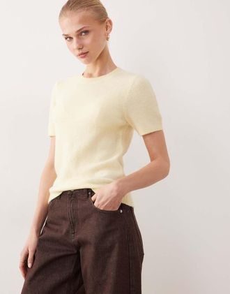 Abercrombie & Fitch K&ouml;rpernah geschnittenes Strick-T-Shirt in Gelb