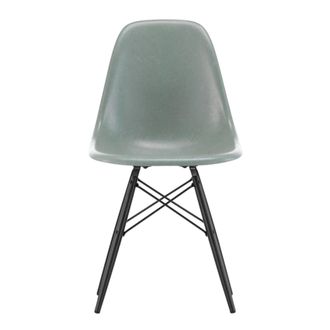 Vitra Chaise DSW Fiberglass - pi&egrave;tement en &eacute;rable - Charles & Ray Eames Vitra
