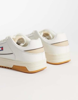 Tommy Jeans Cupsole-Sneaker aus hochwertigem Leder in Wollwei&szlig;
