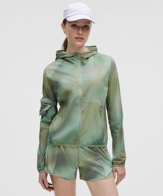 lululemon Verstaubare Trailrunning-Jacke für Frauen - Batik - Größe 10