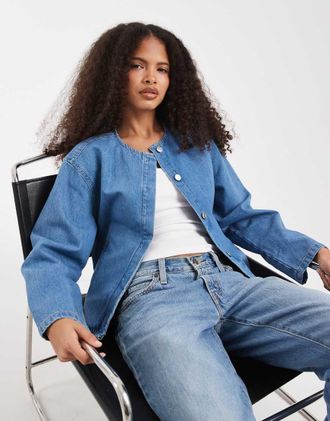 Asos Bomberjacke aus Denim in mittelblauer Waschung