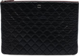 Chanel Clutches - Large CC Quilted Lambskin O Case Clutch - Gr. unisize - in Schwarz - f&uuml;r Damen