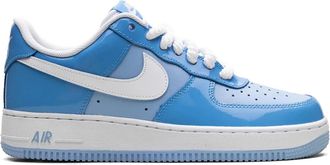Nike baskets Air Force 1 07 LV8 Psychic Blue/White Patent - Bleu