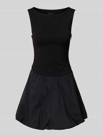 Forever New Cocktailkleid mit U-Boot-Ausschnitt