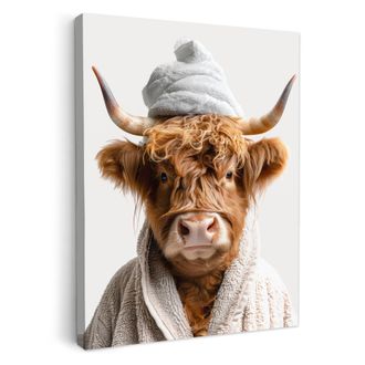 MuchoWow © Bild auf Leinwand 50x70 cm Bilder Badezimmer WC Toilette Wand Deko Wohnzimmer Modern Wanddeko Bilderwand Geschenk Highlander - Bademantel - Kuh - Ba
