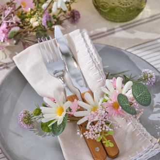 Lights4fun G&auml;nsebl&uuml;mchen-Kerzenhalter-Kranz mit pastellfarbenen Kunstblumen | Deko Ostern Fr&uuml;hjahr f&uuml;r Tisch & Wohnbereich | &oslash; 8 cm