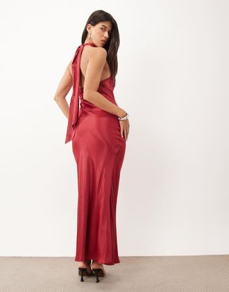 Asos Maxikleid in Wickeloptik am Hals aus Satin in Kirschrot