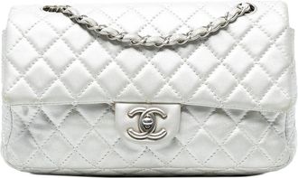 Chanel Hobo Bags - Medium Classic Lambskin Double Flap - Gr. unisize - in Silber - für Damen