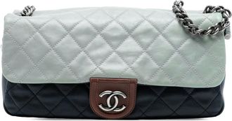 Chanel Hobo Bags - Large Tricolor Quilted Lambskin Country Chic Flap - Gr. unisize - in Blau - f&uuml;r Damen