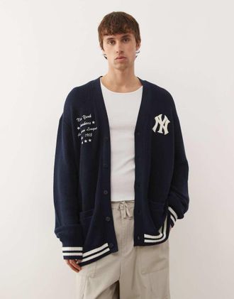 New Era NY Yankees - Strickjacke in Marineblau mit Knopfleiste und College-Schriftzug
