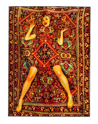 Seletti LADY ON CARPET