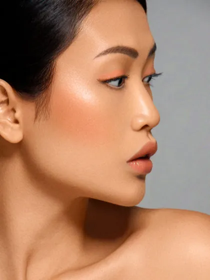 Living Coral: Das sind schon jetzt unsere Beauty-Favoriten in der Pantonefarbe des Jahres