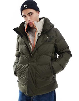 Superdry Sport-Steppjacke aus Mikrofaser in Army-Khaki mit Kapuze-Grün