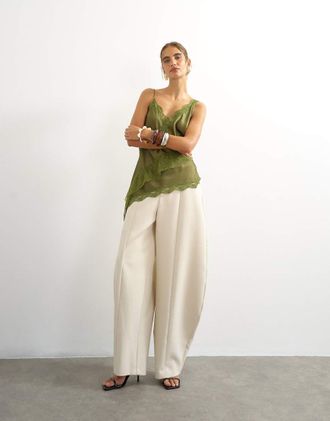Topshop Kombiteil-Hose mit Barrel-Leg in Ecru-Neutral
