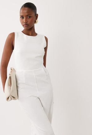 Vila &Auml;rmelloser Jumpsuit aus Webstoff in Wei&szlig; mit Schl&uuml;ssellochausschnitt hinten