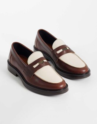 Noak Mocassins fabriqu&eacute;s au Portugal avec d&eacute;tail pi&egrave;ce de monnaie en cuir - Marron et cr&egrave;me