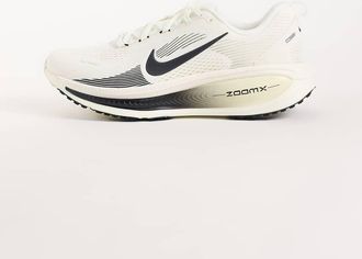 Nike Vomero 18 Sneaker in Wollwei&szlig; & Schwarz