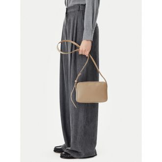 Calvin Klein Handtasche Calvin Klein Embossed Logo Camera Bag K60K612555 Braun