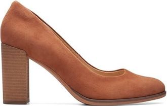 Clarks Chaussures de Course Freva85 pour Femme, Caramel Suede, 36 EU