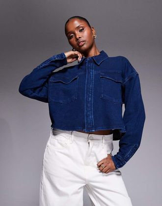Good American Jeanius - Cropped-Jacke in dunkelblauer Waschung, Kombiteil-Marineblau