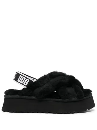 UGG sandales &agrave; logo imprim&eacute; - Noir