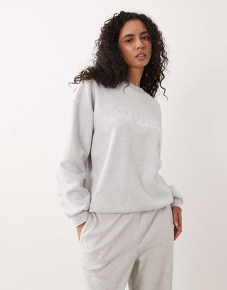 4th & Reckless sweat-shirt &agrave; boucle avec motif devant en coton, gris chin&eacute; clair