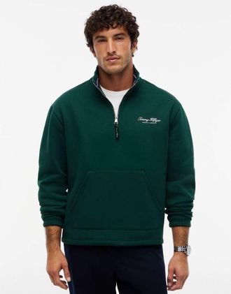 Tommy Hilfiger sweat-shirt relaxed &agrave; quart de zip avec bas de v&ecirc;tement &agrave; cordon en vert nocturne
