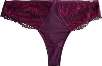 Lipsy String