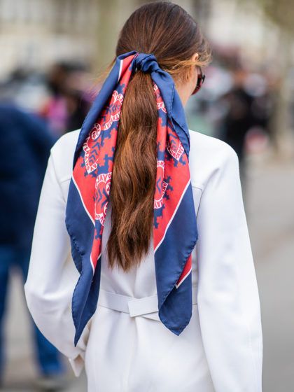 Le foulard en soie est-il le nouveau must-have de la saison ?