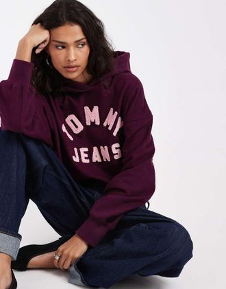 Tommy Jeans Oversize-Kapuzenpullover mit Varsity-Logo in Burgunderrot