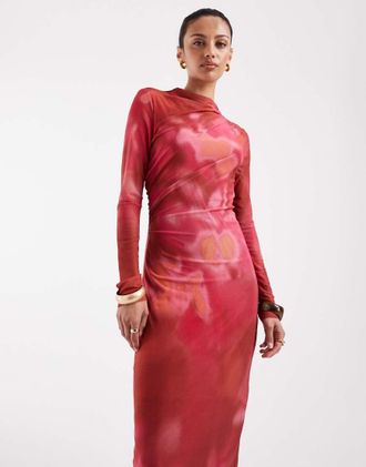 Vero Moda Robe longue drap&eacute;e en tulle &agrave; manches longues avec imprim&eacute; marbr&eacute; - Rose et orange